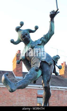 The Jester statue by James Butler, Henley Street, Stratford-upon-Avon ...