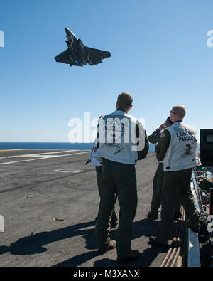 CVN 68, Landing Signal Officers, LSO, USS Nimitz Stock Photo - Alamy