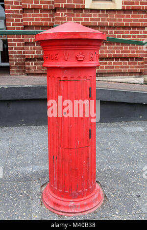 A Red Victorian era post box / Queen Victoria Post Box on Sarratt green ...
