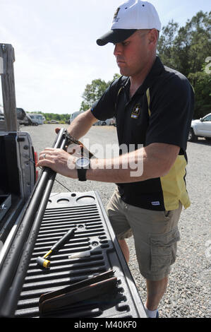 Army Maj. Dave Guida, a member of the Army Skeet Team, shoots during ...