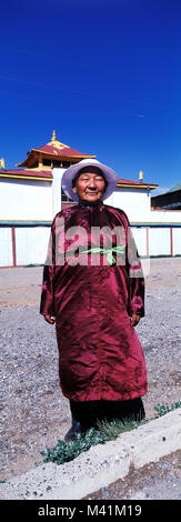 Mongolia, Ovorkhangai province, the city of Arvaikheer, in front of the ...