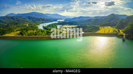 Scenic aerial panorama of Lake Eildon Dam and Goulburn River. Melbourne ...