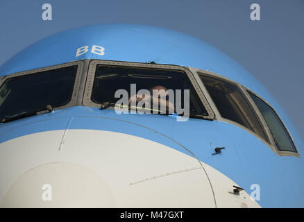 The nose and cockpit of a Boeing 757 operated by the TUI travel company ...