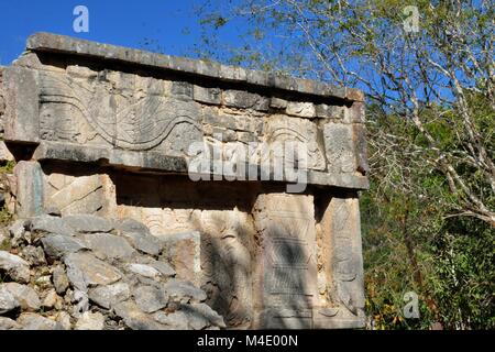 Ancient snake sculpture ruins. Mayan Temple Architecture Stock Photo ...