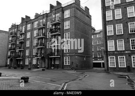 Sumner Buildings, City of London Corporation housing, Bankside, London ...