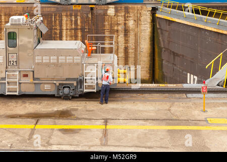 Panama Canal weir Miraflores Stock Photo - Alamy