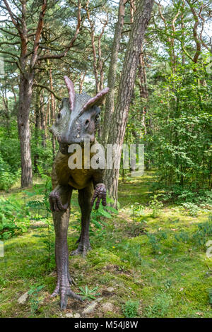 Life sized Allosaurus dinosaur statue Stock Photo - Alamy