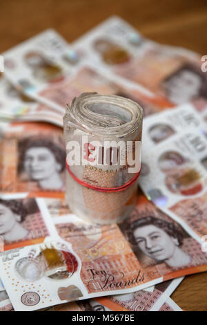 Bank of England notes including the old paper £10 note, paper £20 note ...