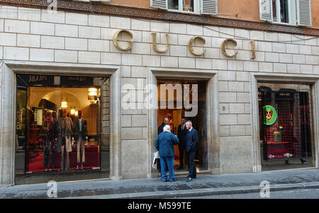 gucci store, rome, italy Stock Photo - Alamy