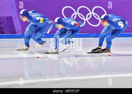 Kim Min-seok of South Korea competes during the men's speedskating ...