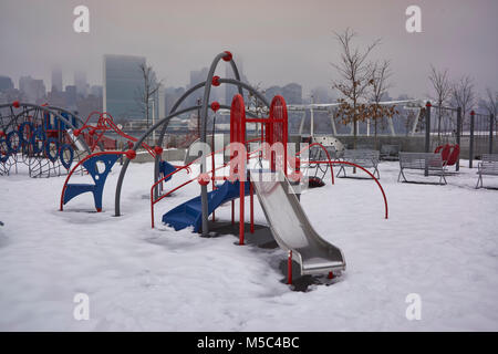 Gantry Plaza State park after snow storm Stock Photo - Alamy