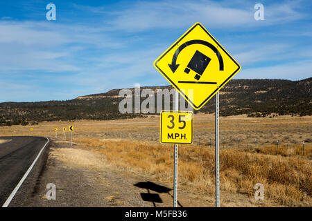 American corner speed limit sign Stock Photo - Alamy