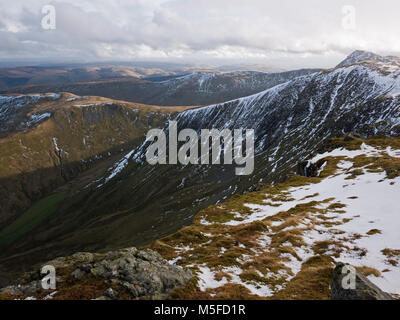 View along Snowdonia's Aran Ridge from Aran Benllyn, showing Cwm ...