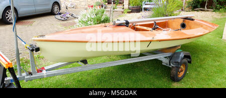 Streaker class sailing dinghy on trailer Stock Photo - Alamy