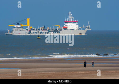 Jan De Nul trailing suction hopper dredger JAMES COOK on the river Elbe ...