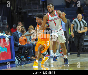 Tennessee guard Jordan Bone (0) drives the ball up court in the second ...
