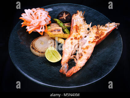 Japanese seafood and vegetable teppanyaki Stock Photo - Alamy