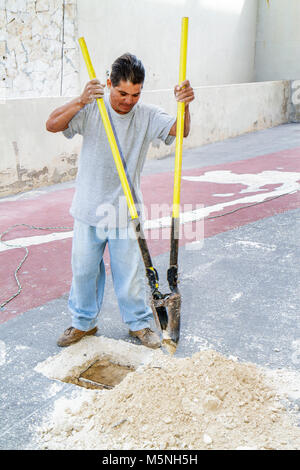 Mexican laborer working, Mexico Stock Photo - Alamy