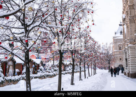 Heavy snowfall in Moscow, Russia Stock Photo - Alamy