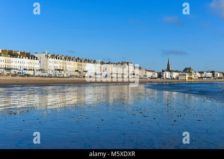 Weymouth, Dorset, UK. 27th February 2022. UK Weather. Clear skies above ...