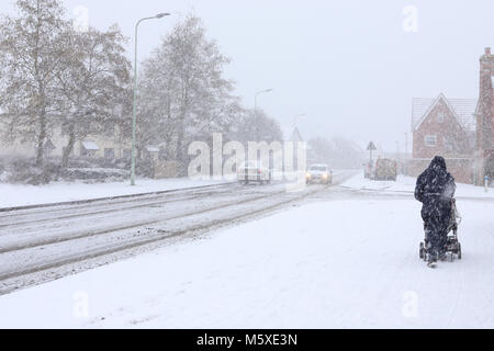 Ipswich, Suffolk, UK. 27th Feb, 2018. UK Weather: Heavy snow overnight ...