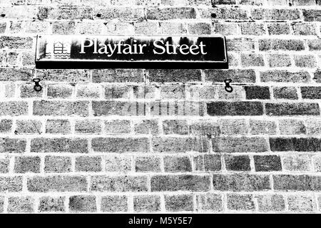 in australia sidney the sign of playfair street in the wall Stock Photo ...