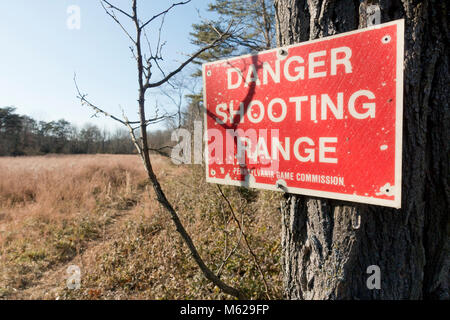 Shooting range warning sign - Pennsylvania USA Stock Photo - Alamy