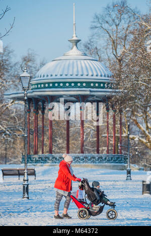 The snow falls in the Clapham Common area and the toboggans are out in ...