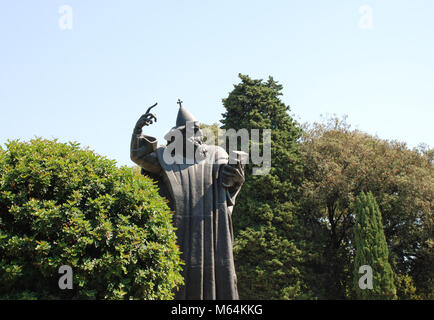 Monument to Gregory of Nin by sculptor Ivan Mestrovic in the ancient ...