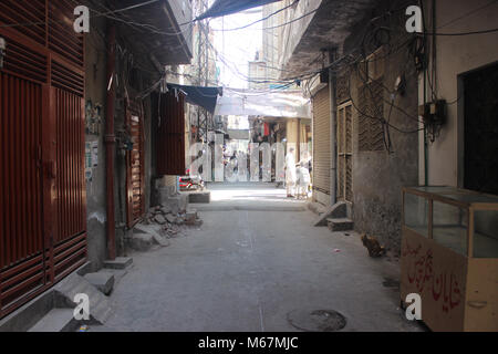 Busy street scene, Lahore, Pakistan Stock Photo - Alamy