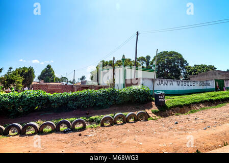 ISEBANIA, KENYA -JANUARY 3, 2015: View of Isebania street Stock Photo ...