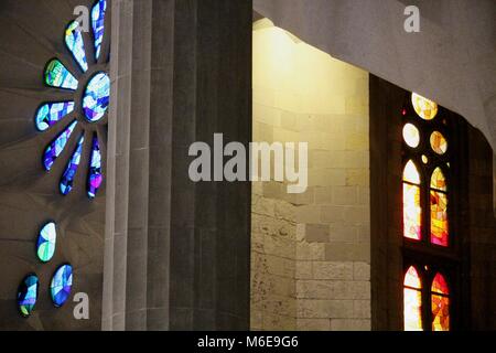 Ceiling and coloured glass window detail of Umayyad Mosque, Damascus ...