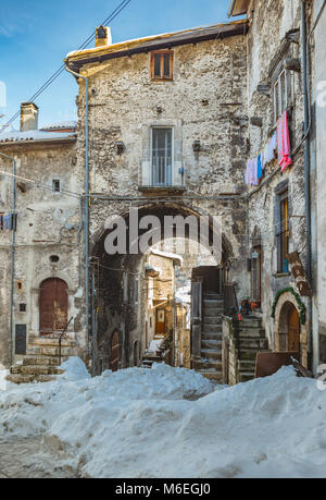 Italy-Abruzzo-Scanno-house and windows Stock Photo - Alamy