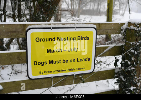 Warning sign to protect ground nesting birds Stock Photo: 33331243 - Alamy