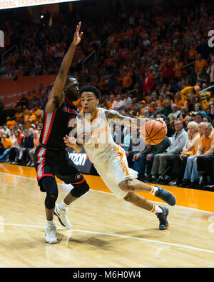March 3, 2018: Lamonte Turner #1 of the Tennessee Volunteers shoots the ...