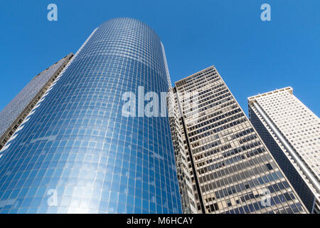 skyscraper in Manhattan, NYC, with a curved glass facade Stock Photo ...