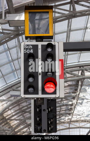 Green and red light signal by the train track Stock Photo - Alamy