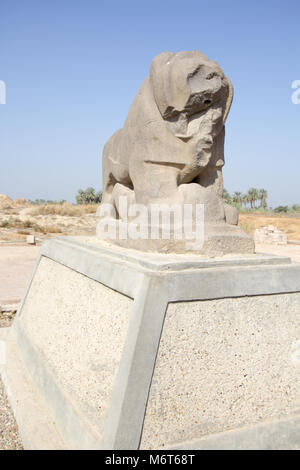 Picture of statue of the lion of Babylon in the ancient city of Babylon ...