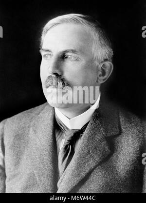 The New Zealand born physicist Sir Ernest Rutherford (1871-1937, centre ...