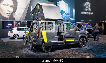 Peugeot Rifter 4x4 Concept Stock Photo - Alamy