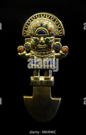 Chimu culture. Tumi. Sacrificial ceremonial axe made of gold. It ...