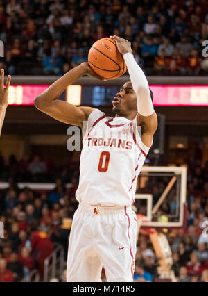 Southern California Trojans guard Shaqquan Aaron (0) talks with ...