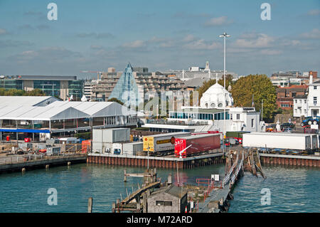 Southampton Dock, Red Funnel Ferry Terminal, Hampshire, England Stock ...