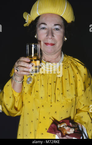 The Queen Elizabeth impersonator Jeanette Charles Stock Photo - Alamy