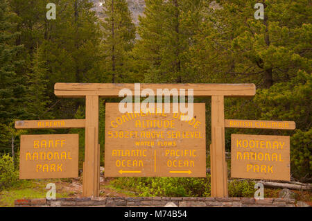 Continental Divide on Border of Banff and Kootenay National Parks ...