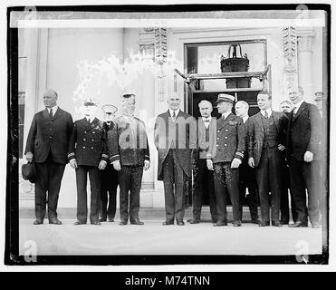 Photograph of President Warren G. Harding with a group of individuals ...
