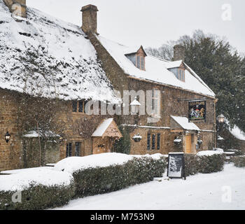 The Falkland Arms pub in the Cotswold village of Great Tew, Oxfordshire ...
