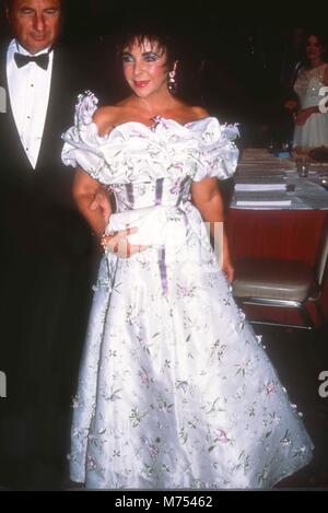 Liz Taylor 1988 Photo By Adam Scull/PHOTOlink/MediaPunch Stock Photo ...