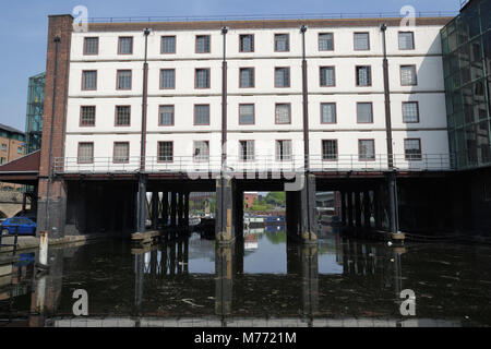Straddle warehouse at Sheffield canal wharf. England. Grade II listed ...