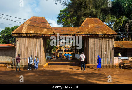 Palace of the Sultan of Bamun at Foumban, Cameroon Stock Photo - Alamy